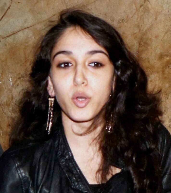 आमिर खान की बेटी इरा का 14 साल की उम्र किया गया था यौन शोषण - Ekhabri.com