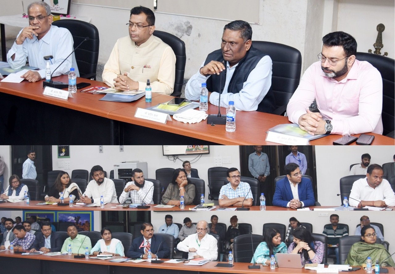 महात्मा गांधी रीपा पर उद्योगों और निजी क्षेत्र के प्रतिनिधियों के साथ ...